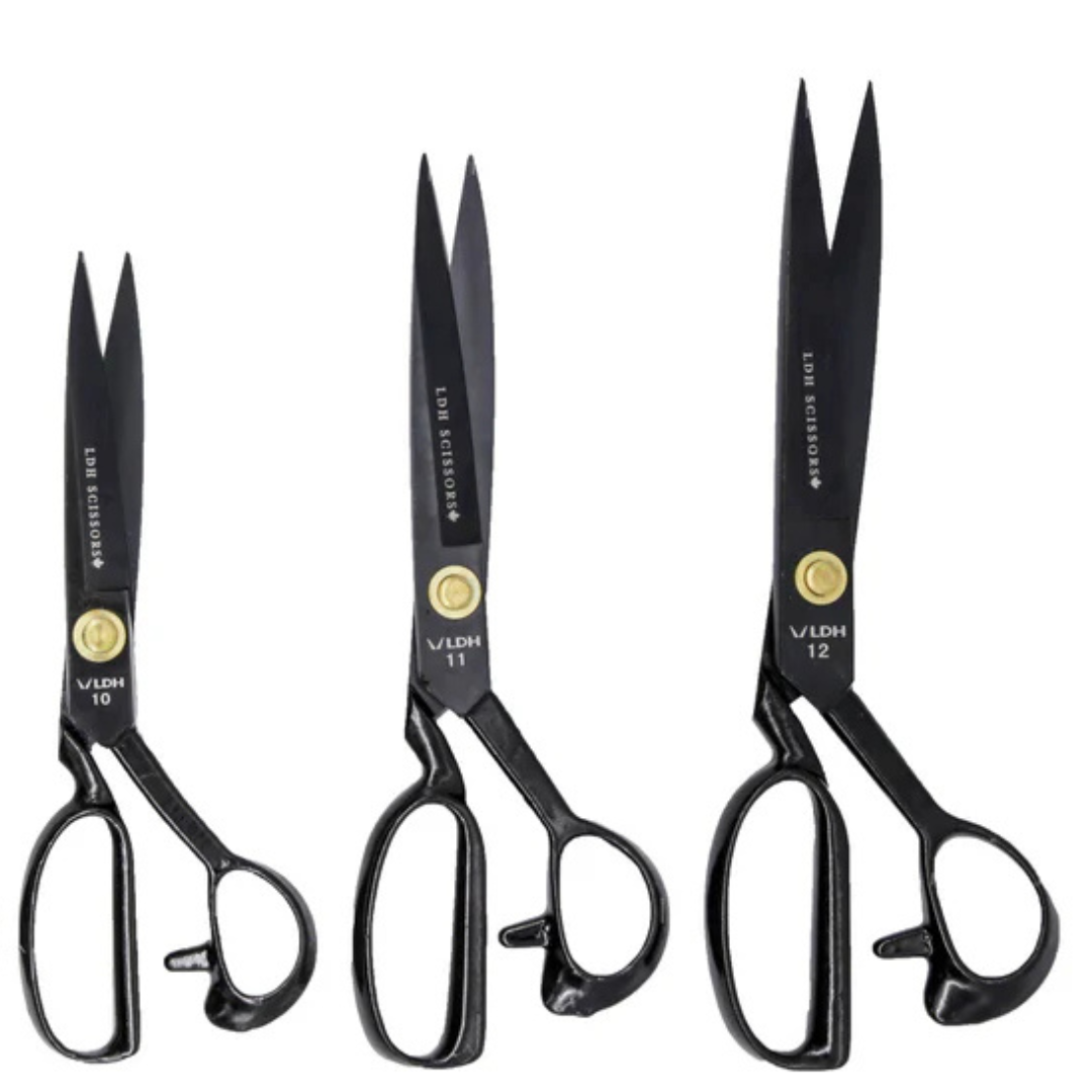 Canadian Sewing Scissors – Spool of Thread